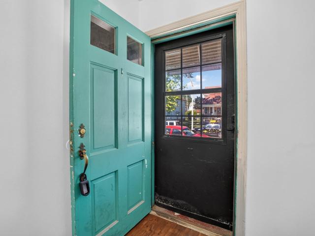 1525 Holmes Ave