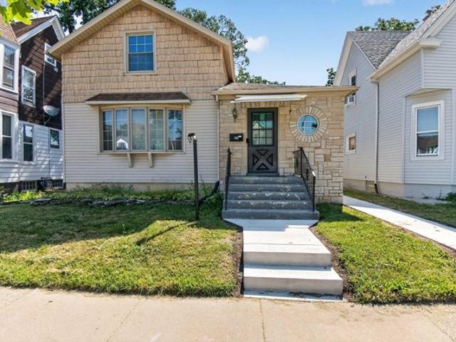 1525 Holmes Ave, Racine, WI 53405