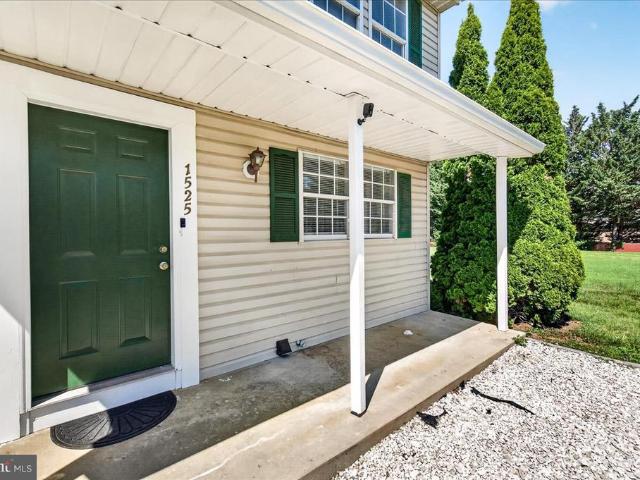 1525 Iris Court