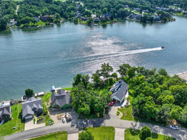1525 Lakeview Drive