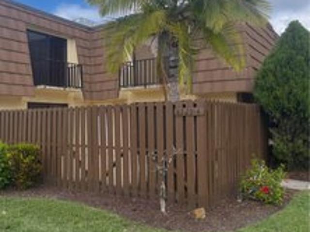 1525 Park Meadows Dr Apt 4, Fort Myers, FL 33907