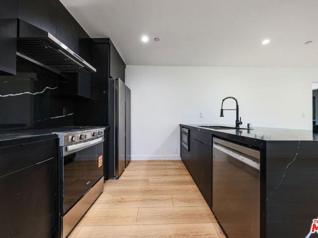 1525 S Carmelina Avenue 1527 1/2
