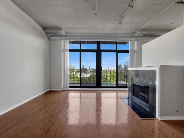 1525 S Sangamon Street # 504