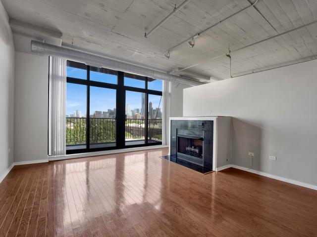 1525 S Sangamon Street # 504