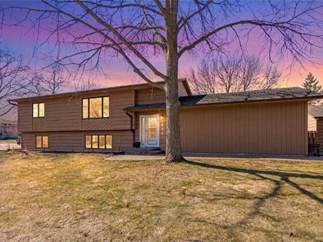 1525 Tierney Dr, Hastings, MN 55033