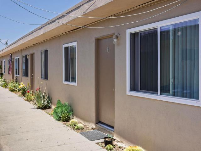1525 W 9th Street