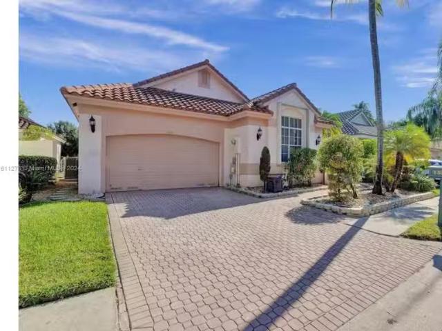 1525 W Lacosta Dr W, Pembroke Pines, FL 33027 MLS A11611273