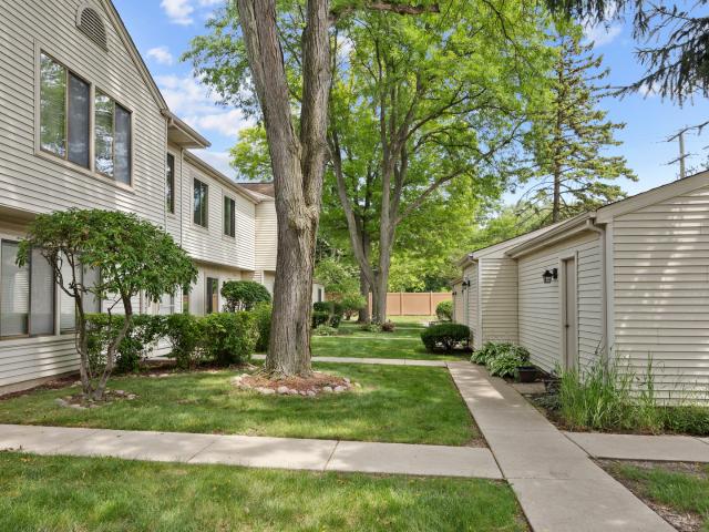 1525 Yale Court # 1525