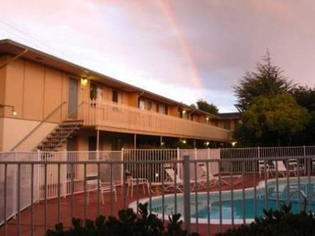 $1525 / 1br Freshly painted 1br./ 1bath aparment. Available Now.!