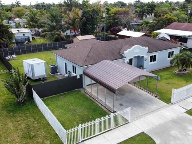 15264 Jackson Dr, Homestead, FL 33033