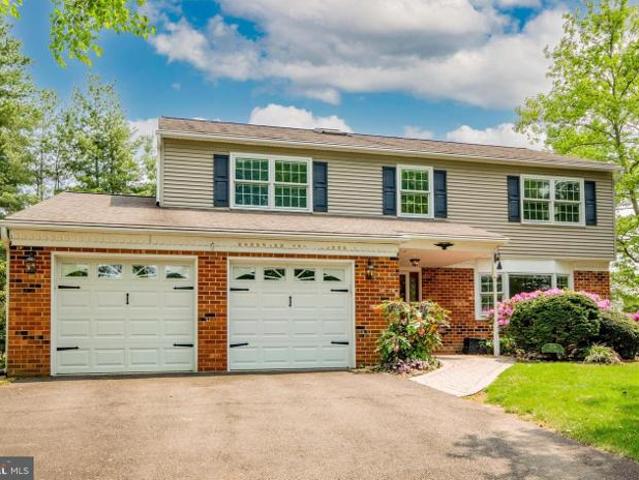 1526 Megan Cir, Blue Bell, PA 19422
