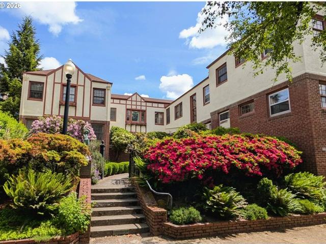 1526 NE 24th Ave Apt 205, Portland, OR 97232