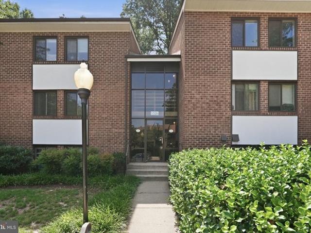 1526 Northgate Sq Units 26 & 22B, Reston, VA 20190