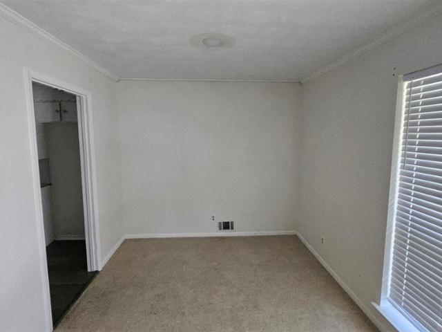 1526 Charleston Drive