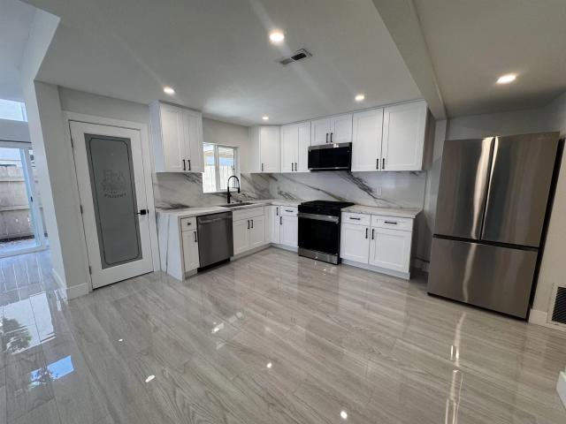 1526 Granite Hills # B