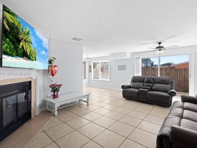 1526 SE Port St Lucie Blvd, Port St. Lucie, FL 34952 | MLS #A12030