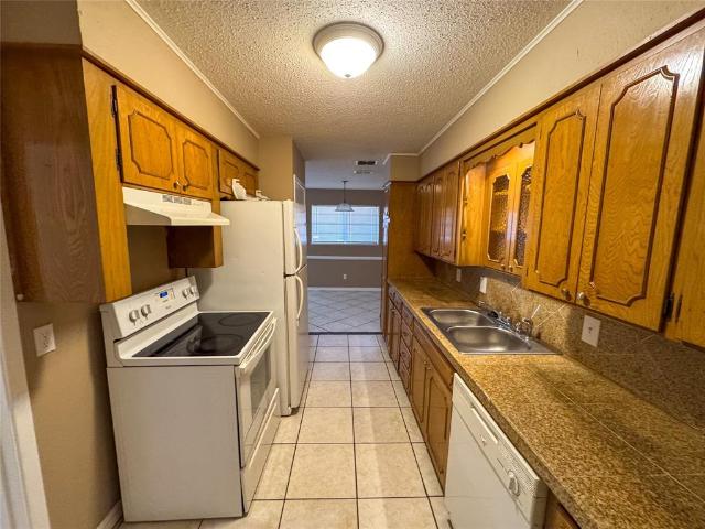 1526 W Elm Street