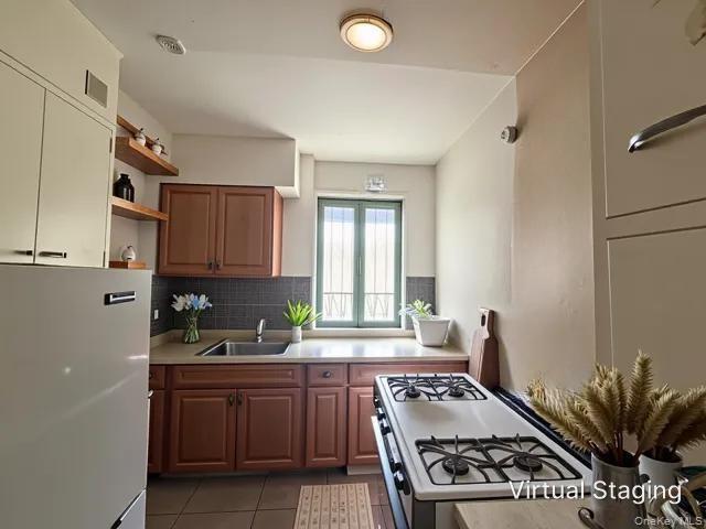 1527 Metropolitan Avenue 3A