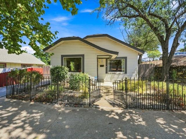 1527 Orange Ave, Redding, CA 96001
