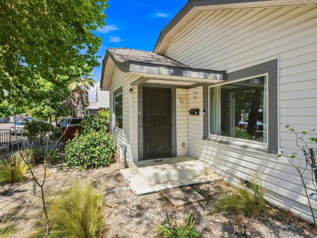 1527 Orange Avenue
