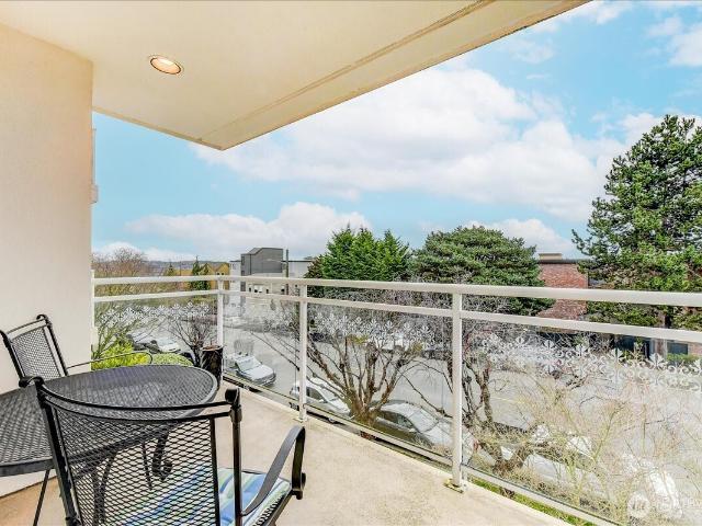 1527 California Avenue SW # 301