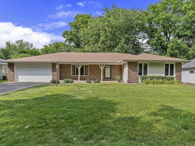 1527 E Hanover St, Springfield, MO 65804