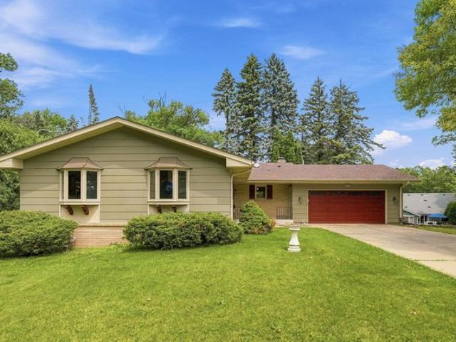 1527 E Windemere Cir NE, Columbia Heights, MN 55421