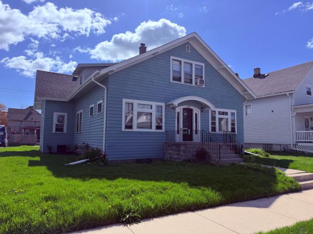 1527 Hayes Ave, Unit 4, Racine, WI 53405 | MLS #1960 | Compass