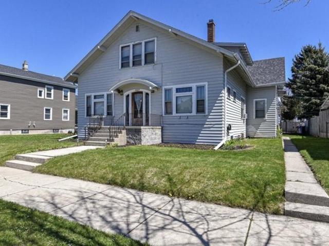 1527 Hayes Ave, Racine, WI 53405