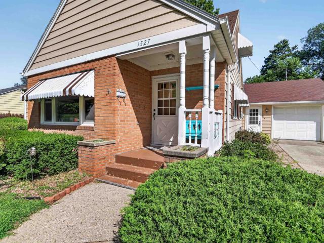 1527 Highland Avenue