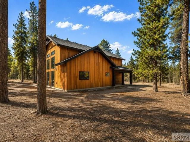 1527 Shadow Run, Ashton, ID 83420