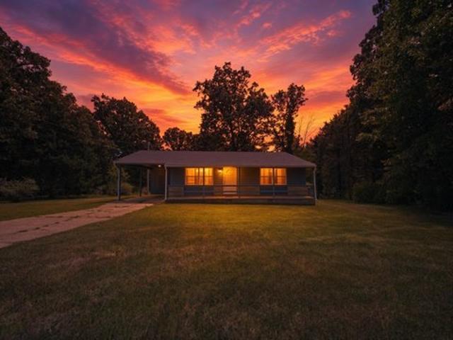 1527 W Cardinal Dr, Horseshoe Bend, AR 72512