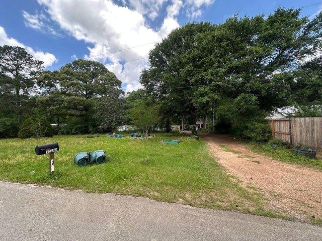 15283 Holly Ln, Conroe, TX 77303
