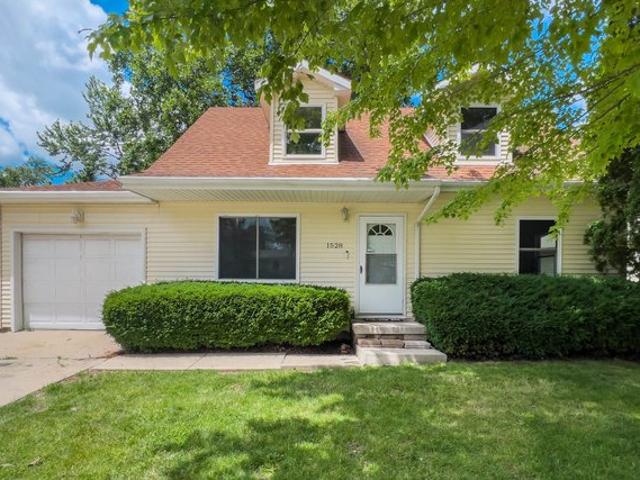 1528 N Hershey Rd, Bloomington, IL 61704