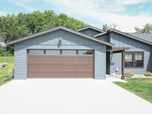 1528 Blaines Way, Spirit Lake, IA 51360