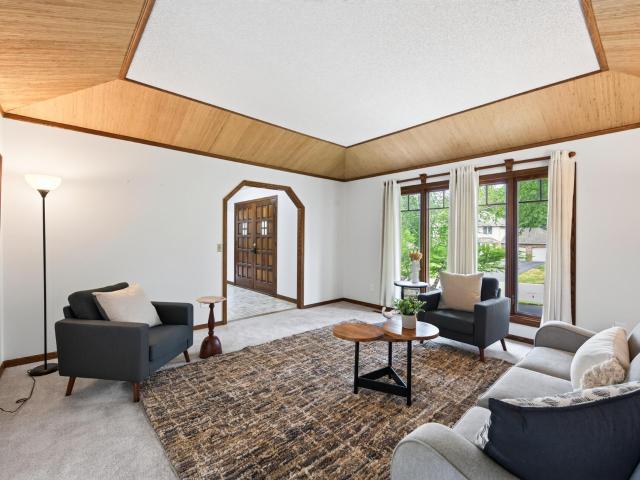 1528 Briarknoll Drive