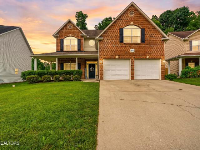 1528 Crescent Oaks Lane