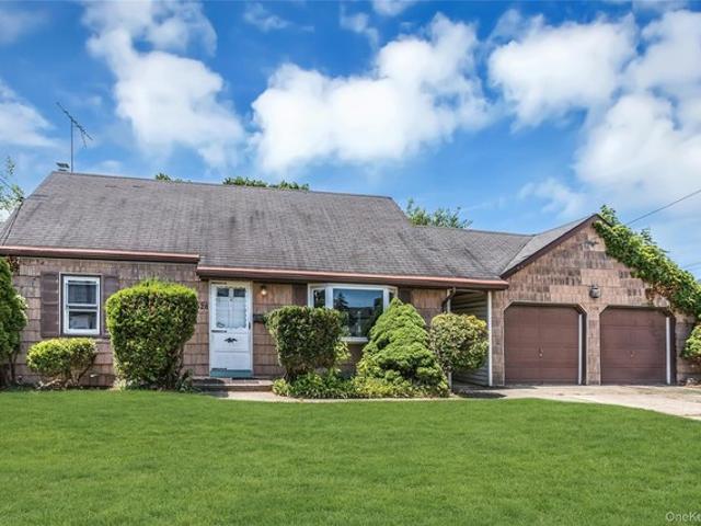 1528 Fenimore St, North Bellmore, NY 11710