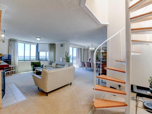 1528 Harmon Cove Tower Unit 1528, Secaucus, NJ 07094