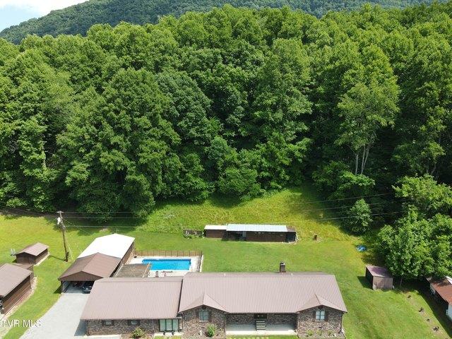 1528 Irondale Rd, Big Stone Gap, VA 24219