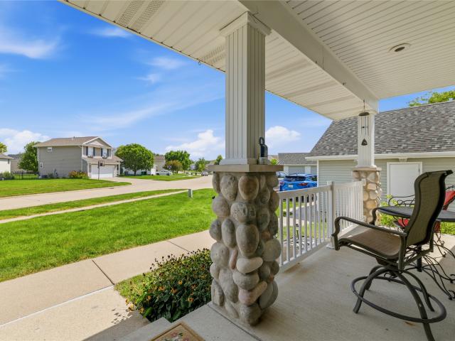 1528 SW Twin Gates Drive
