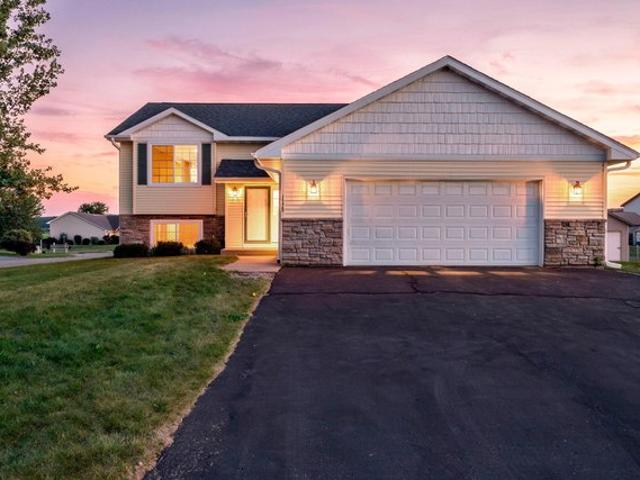 1528 Sequoia Ln, New Richmond, WI 54017