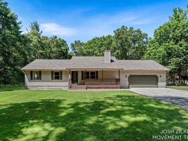1528 Silver Creek Rd, Whitehall, MI 49461