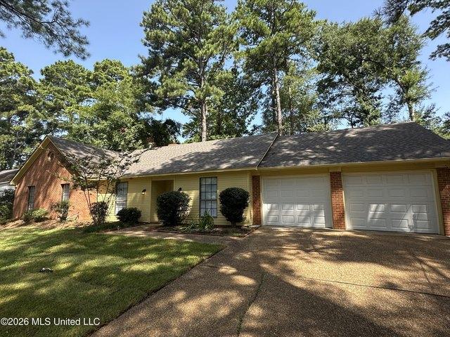 1528 Tracewood Dr, Jackson, MS 39211