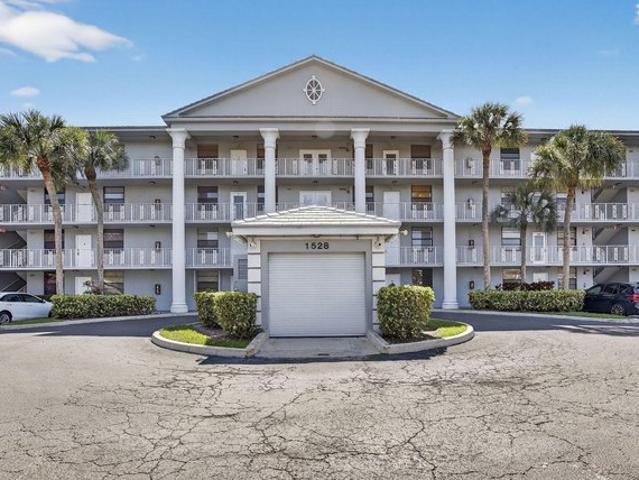 1528 Whitehall Dr Apt 202, Davie, FL 33324