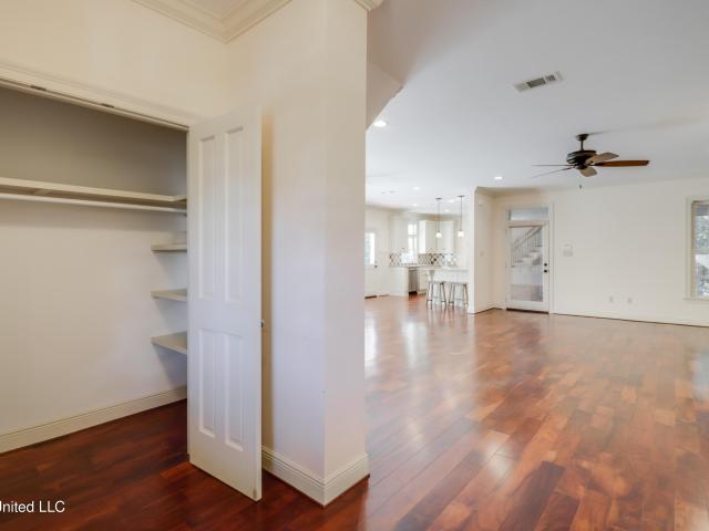 1529 Magnolia Street
