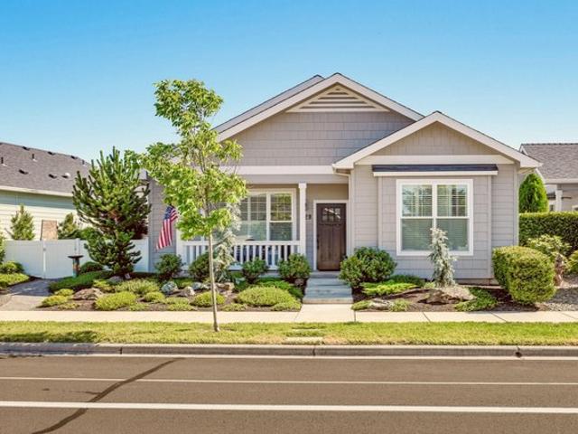 1529 N Haskell St, Central Point, OR 97502