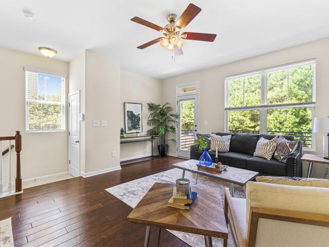 1529 Crafton Way