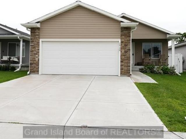 1529 E 5th St, Grand Island, NE 68801