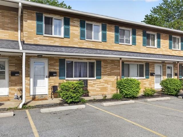 1529 Lee Terrace Dr, Wickliffe, OH 44092